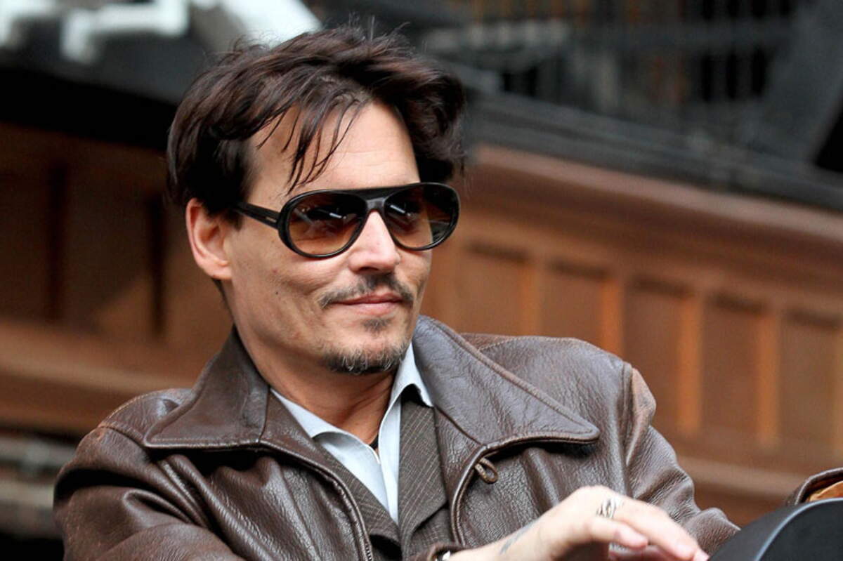 Ces stars qui osent la moustache - Voici