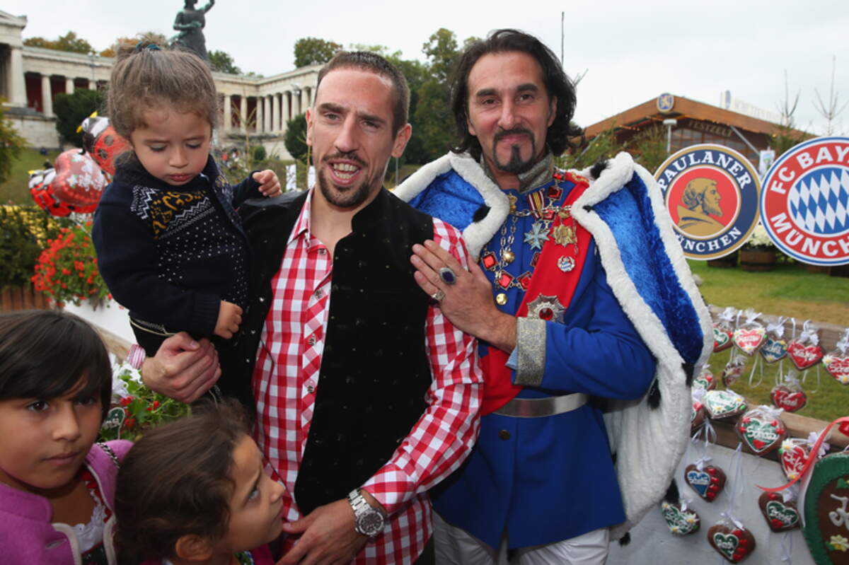 Franck Ribéry et ses enfants à la fête de la bière - Voici