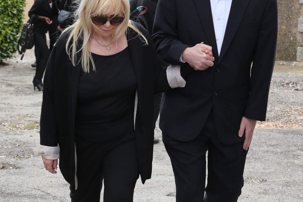 Obsèques de Richard Anthony : l’adieu bouleversant de ses proches - Voici