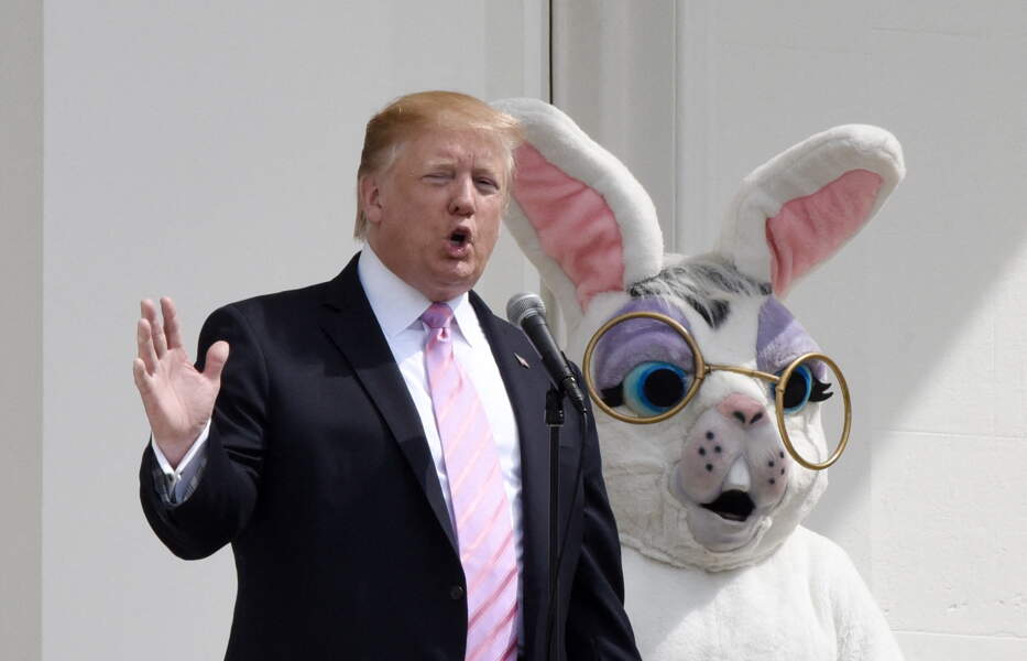 PHOTOS Donald Trump provoque l'hilarité des internautes en posant avec ...