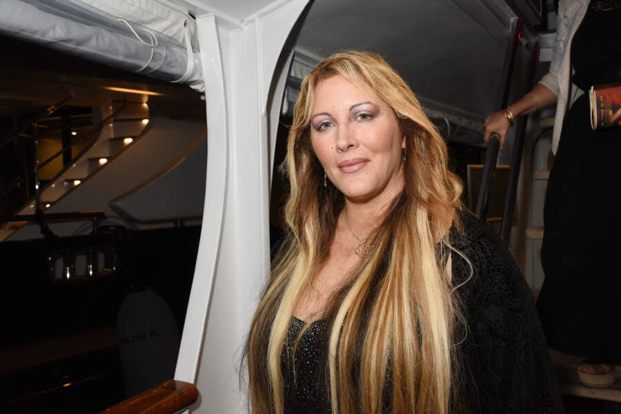 Loana : son évolution physique de 2001 à aujourd'hui - Voici