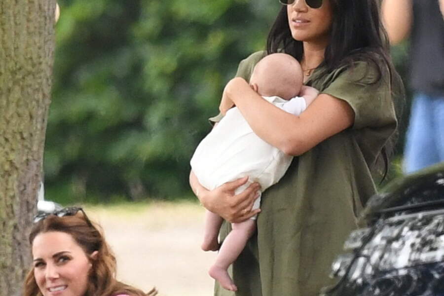 VOICI Meghan Markle : ses clichés trop mignons avec Archie au match de ...