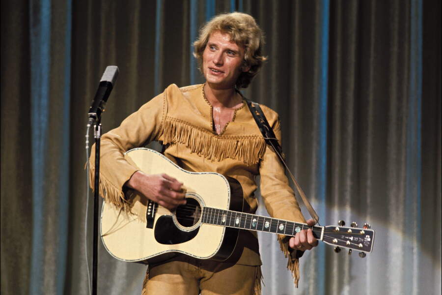 Johnny Hallyday : retour sur ses 40 tenues de scène les plus mythiques ...