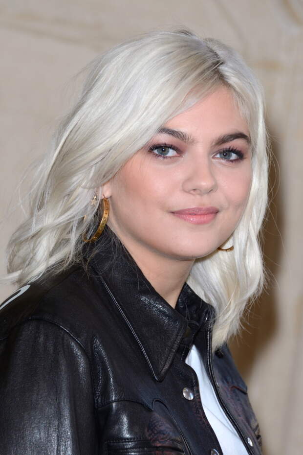 VOICI Louane dévoile sa nouvelle couleur de cheveux et c’est canon ...