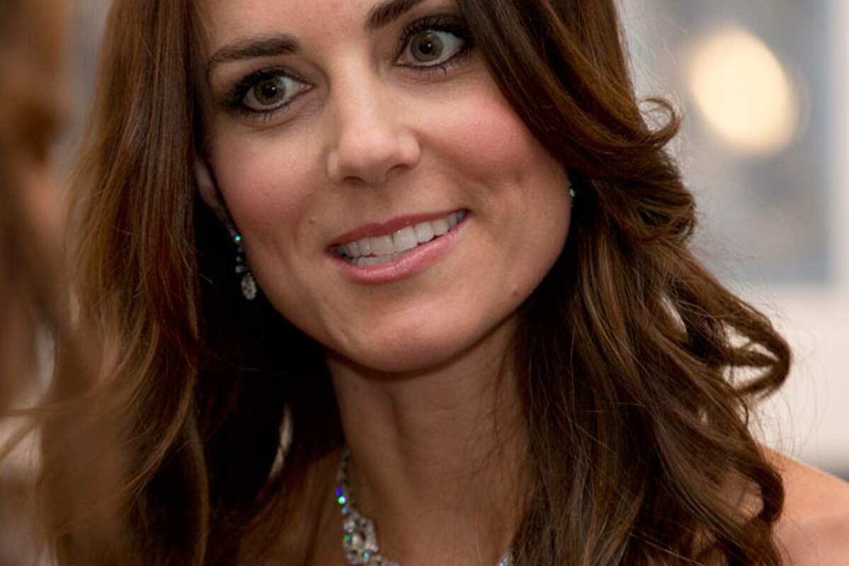 Kate Middleton et le collier de la Reine - Voici