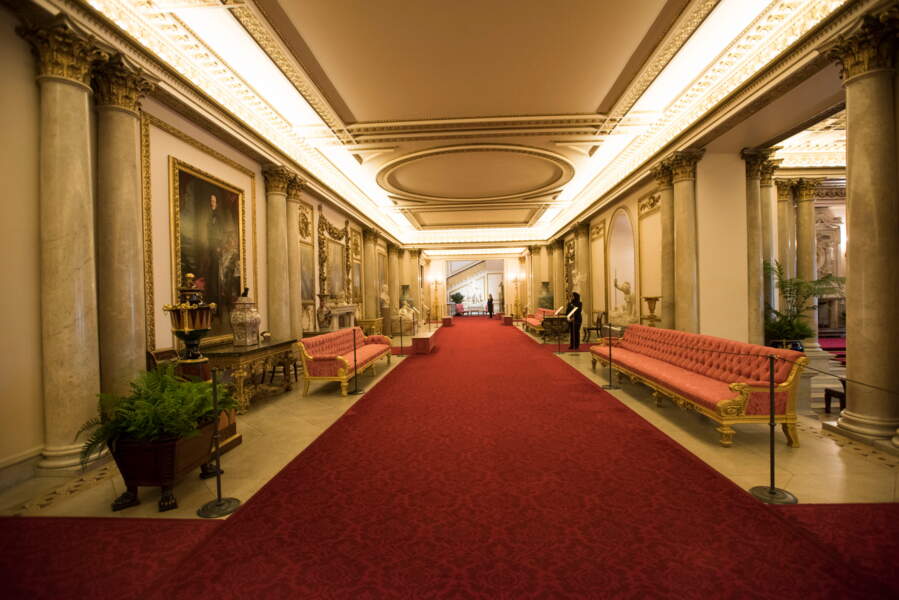 Une visite inédite de Buckingham Palace avec des salles habituellement ...