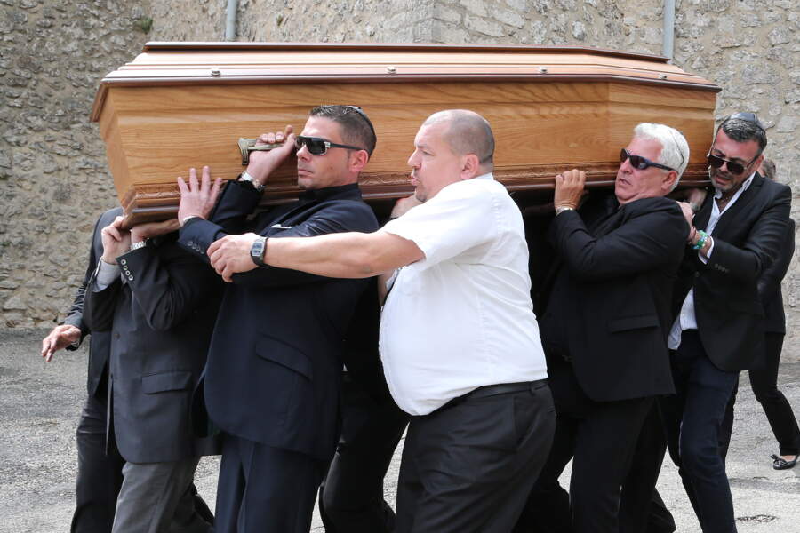 Obsèques de Richard Anthony : l’adieu bouleversant de ses proches - Voici