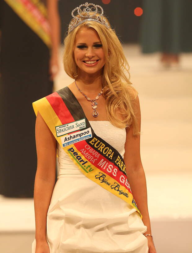 Découvrez le (joli) visage de la nouvelle Miss Allemagne - Voici