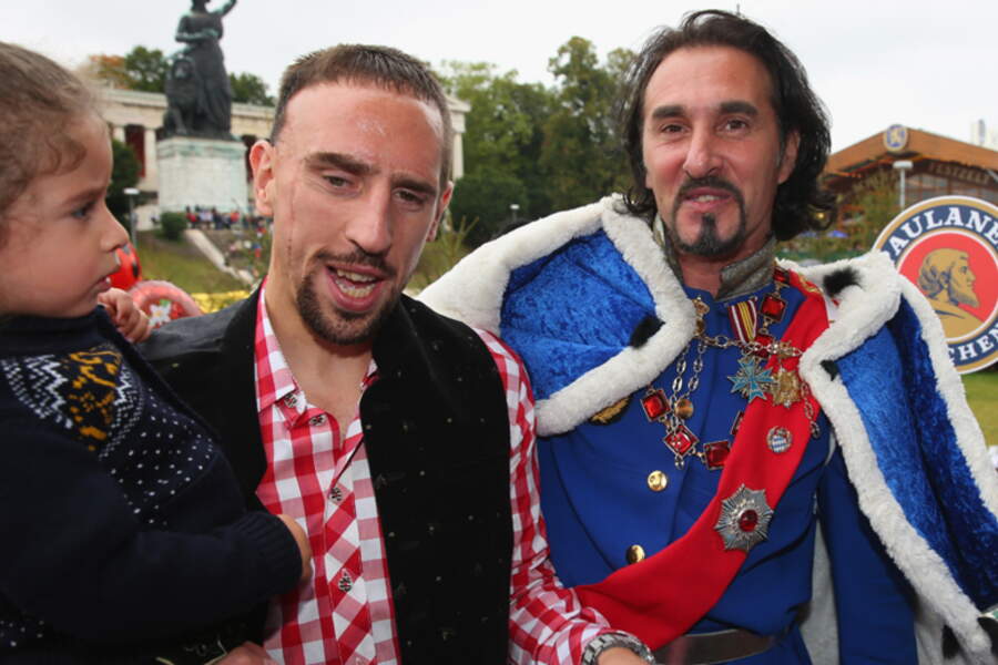 Franck Ribéry et ses enfants à la fête de la bière - Voici