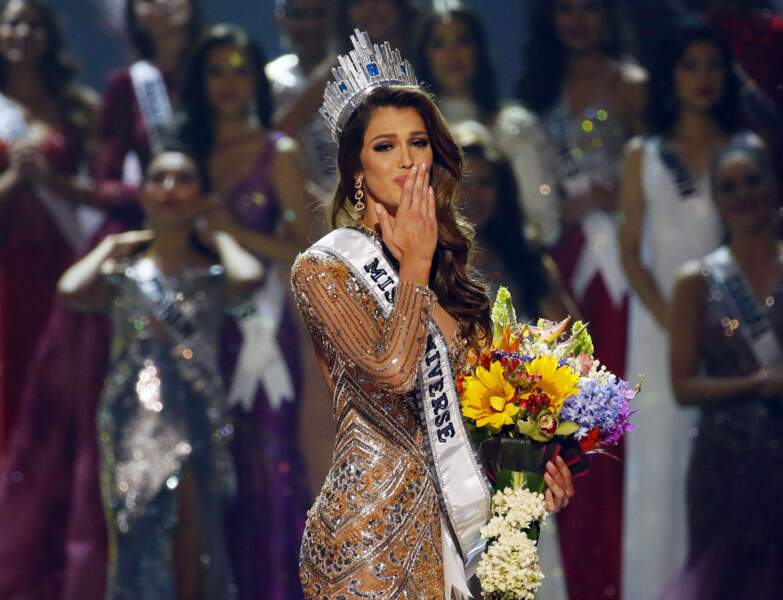 Photos Iris Mittenaere élue Miss Univers Tous Les Clichés Du Défilé