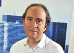 Xavier Niel - La biographie de Xavier Niel avec Voici.fr