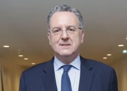 Richard Ferrand - La biographie de Richard Ferrand avec Voici.fr