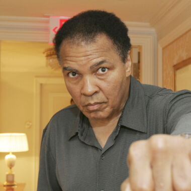 Mohamed Ali - La biographie de Mohamed Ali avec Voici.fr