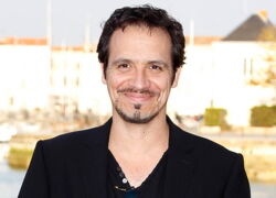 Alexandre Astier - La biographie de Alexandre Astier avec Voici.fr