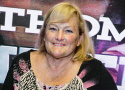 Debbie Rowe - La biographie de Debbie Rowe avec Voici.fr