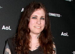 Laura Jane Grace - La biographie de Laura Jane Grace avec Voici.fr