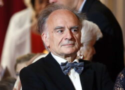 Jean-Michel Macron - La biographie de Jean-Michel Macron avec Voici.fr