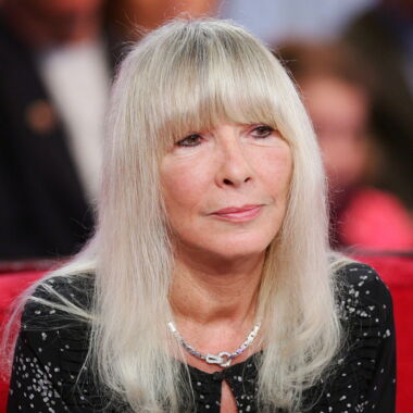 Dany Saval - La biographie de Dany Saval avec Voici.fr