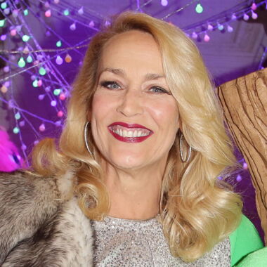 Jerry Hall - La biographie de Jerry Hall avec Voici.fr