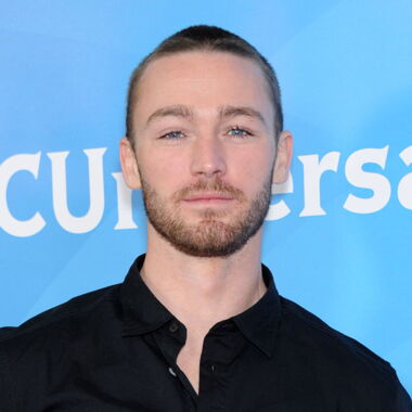 Jake McLaughlin - La biographie de Jake McLaughlin avec Voici.fr