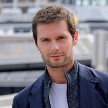 Hugo Becker - La biographie de Hugo Becker avec Voici.fr