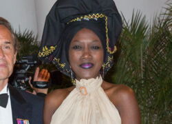 Khadja Nin - La biographie de Khadja Nin avec Voici.fr