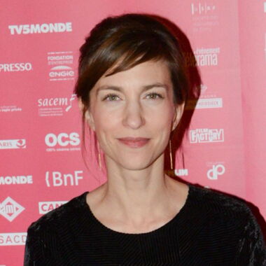 Emilie Caen - La biographie de Emilie Caen avec Voici.fr