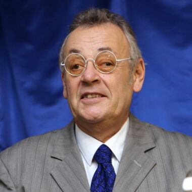 Jean Roucas - La biographie de Jean Roucas avec Voici.fr