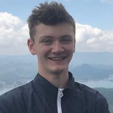 Tom Rivoire - La biographie de Tom Rivoire avec Voici.fr