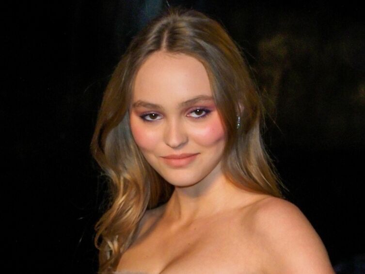 Photo Vanessa Paradis Sa Fille Lily Rose Depp Lui Rend Un Bel Hommage Pour La Fête Des Mères