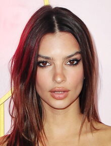 Emily Ratajkowski : ses bottines coûtent moins de 100€ - Voici