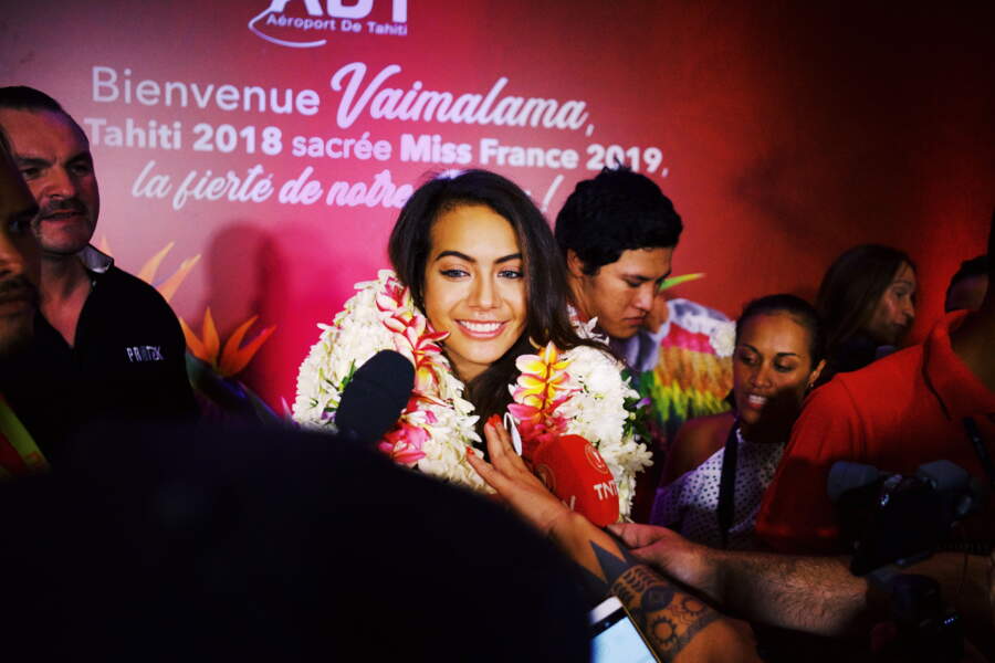 VOICI - Miss France 2019 ovationnée à Tahiti : Vaimalama Chaves a reçu ...