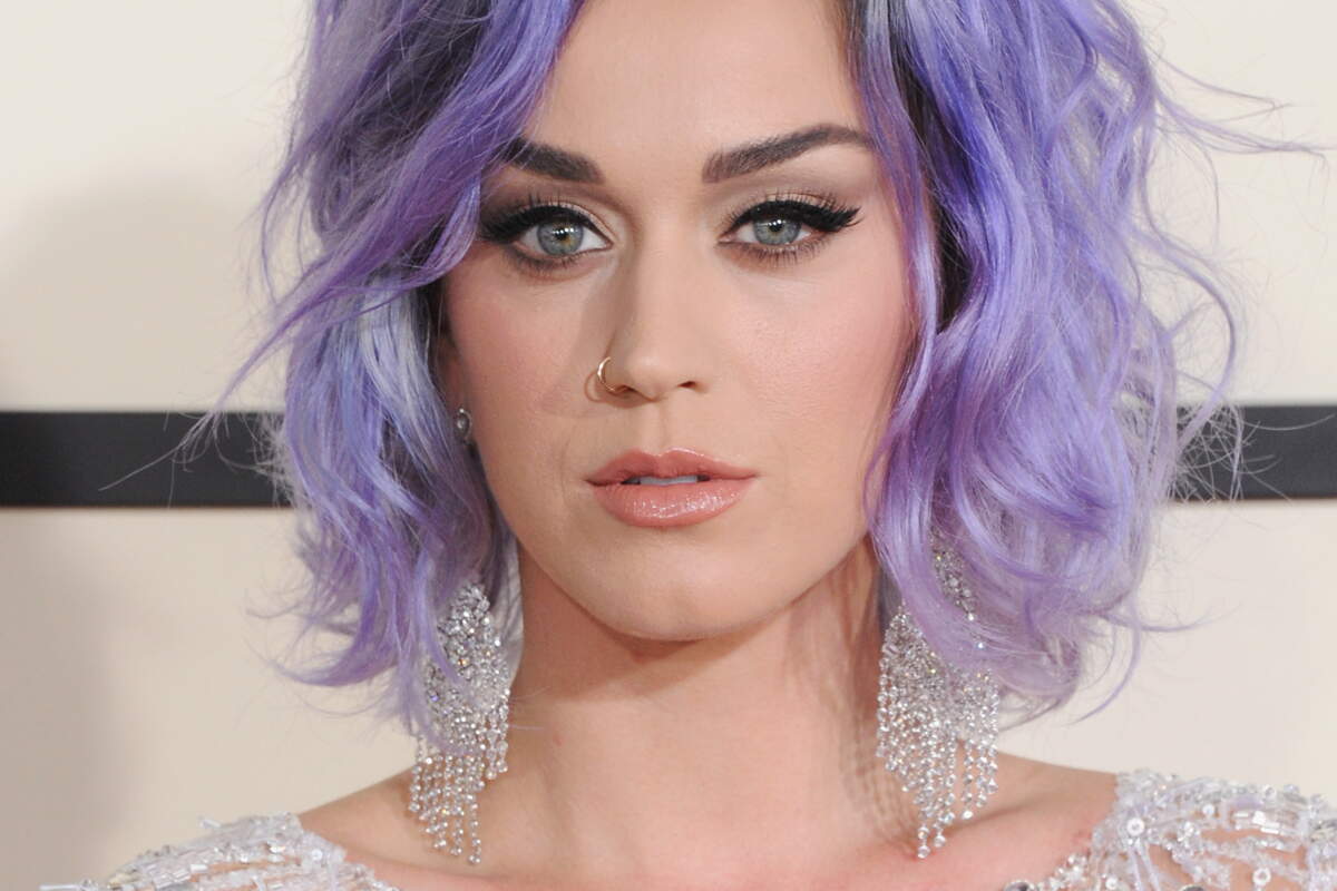 Katy Perry enceinte : retour sur son évolution capillaire - Voici