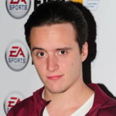 Hugo tout seul . - La biographie de Hugo tout seul . avec Voici.fr