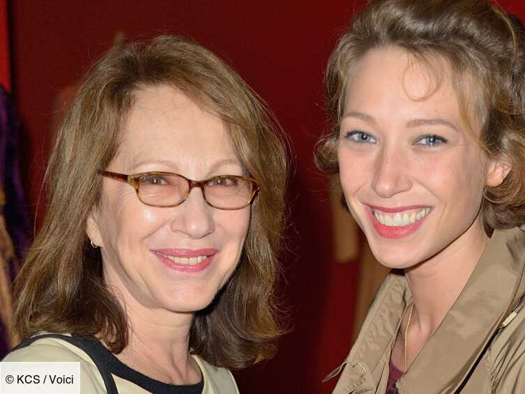 Nathalie Baye publie une adorable déclaration d’amour à sa fille Laura ... Nathalie Baye publie une adorable déclaration d’amour à sa fille Laura ...