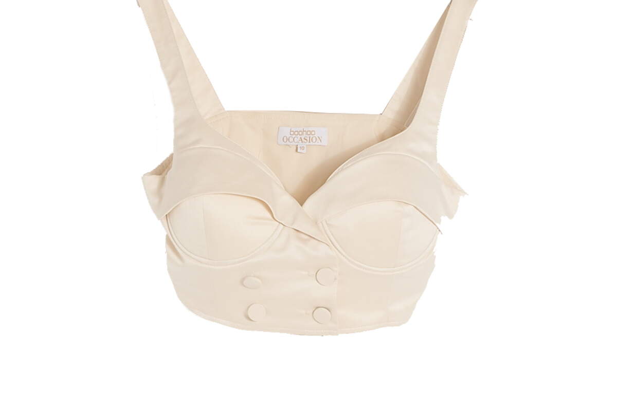 Boohoo collabore avec l'influenceuse Fatou Guinea - Voici