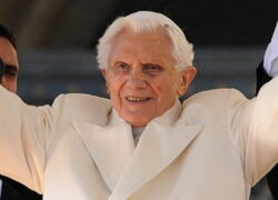Benoît XVI - La biographie de Benoît XVI avec Voici.fr