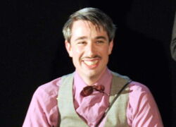 Arnaud Perron - La biographie de Arnaud Perron avec Voici.fr