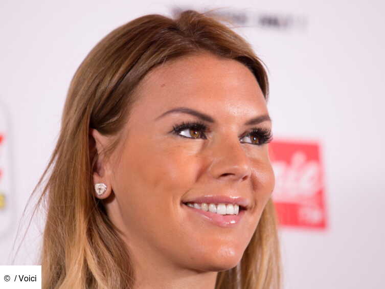 PHOTO Amélie Neten : la couverture de son livre dévoilée - Voici