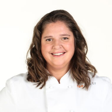 Chloé Charles - La biographie de Chloé Charles avec Voici.fr