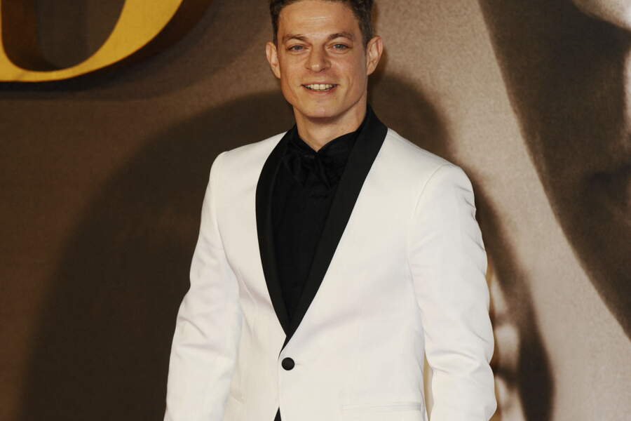 PHOTO Les filles d'à côté : que deviennent les acteurs de la série culte ? - Voici