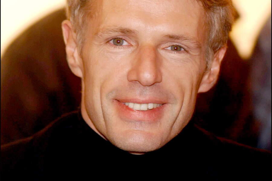 Lambert Wilson a 64 ans : découvrez son évolution physique - Voici