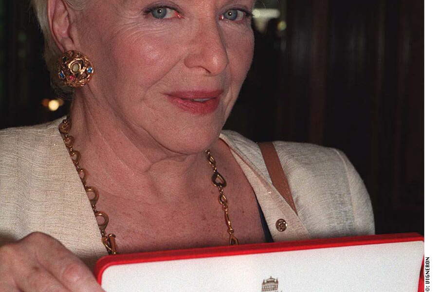 Découvrez l'évolution physique de l'actrice Line Renaud - Voici