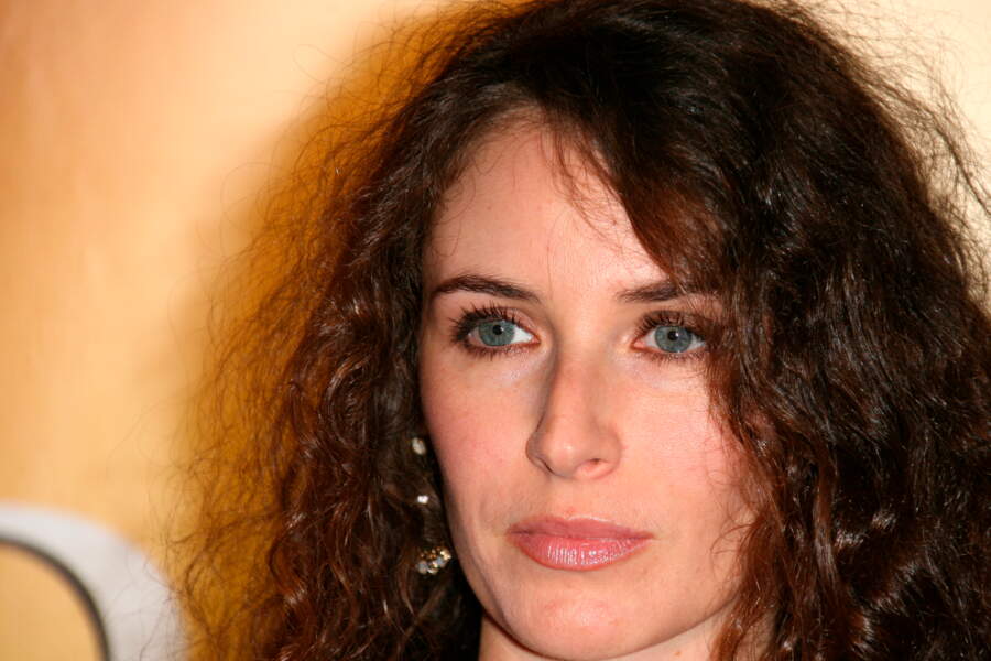 Elsa Lunghini : de sa carrière de chanteuse à son rôle dans ITC ...