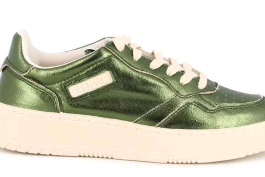 15 paires de baskets compensées pour s'inspirer de Brigitte Macron - Voici