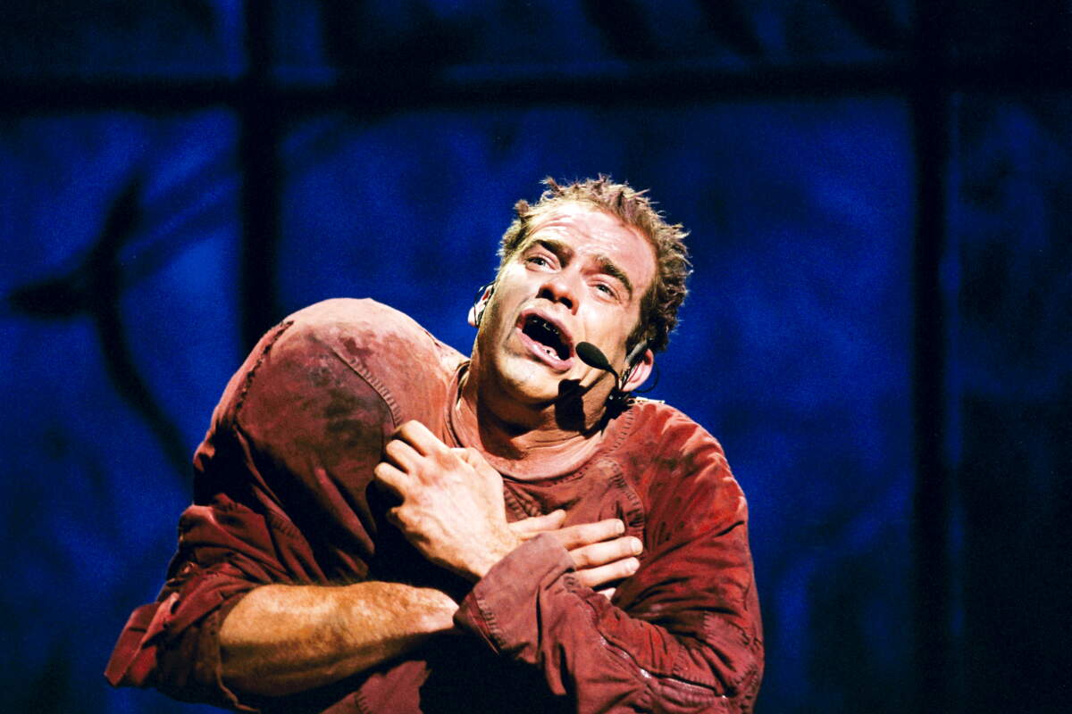 L'évolution physique de Garou au fil de sa carrière - Voici