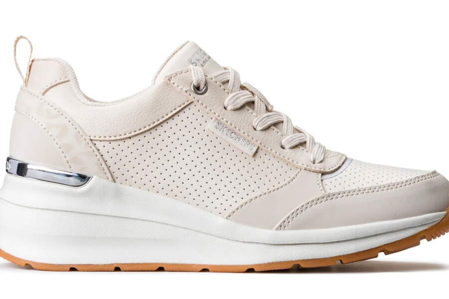 15 paires de baskets compensées pour s'inspirer de Brigitte Macron - Voici