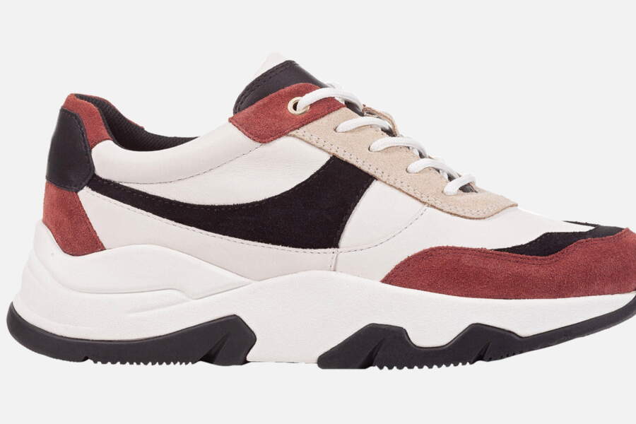 15 paires de baskets compensées pour s'inspirer de Brigitte Macron - Voici