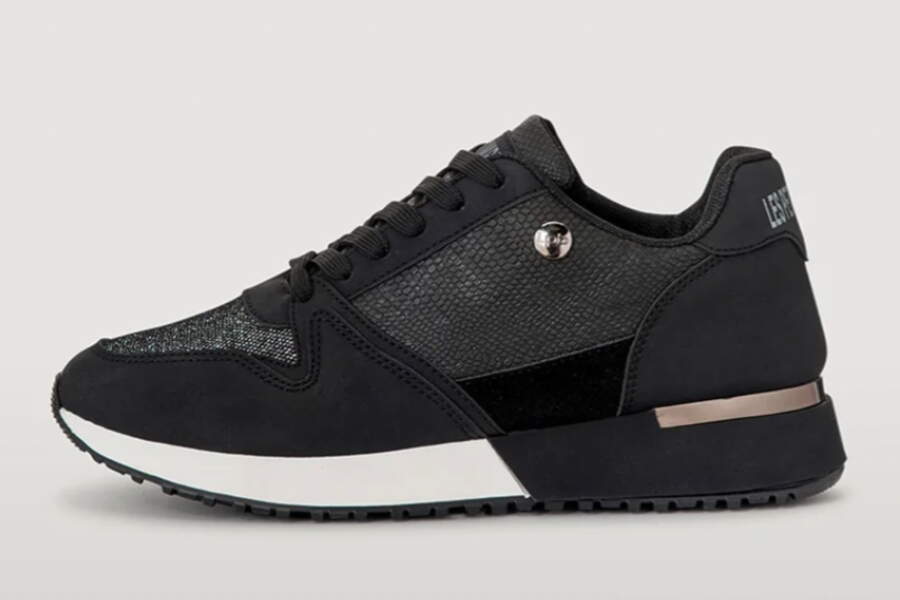 15 paires de baskets compensées pour s'inspirer de Brigitte Macron - Voici