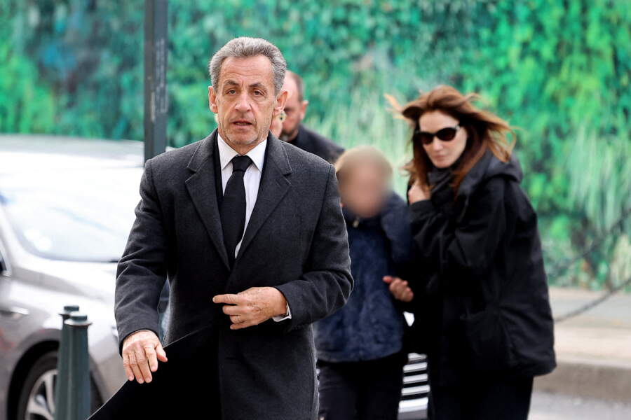 Obsèques de Pal Sarkozy : Nicolas Sarkozy, ses frères et de nombreuses ...